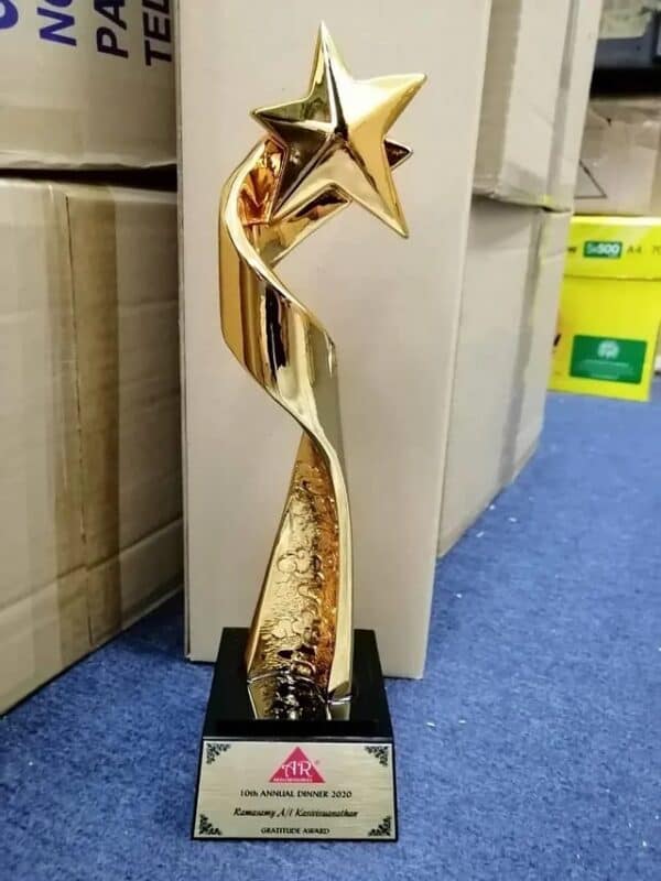 How much to Customize a Trophy in Malaysia | Clazz Trophy Malaysia ...